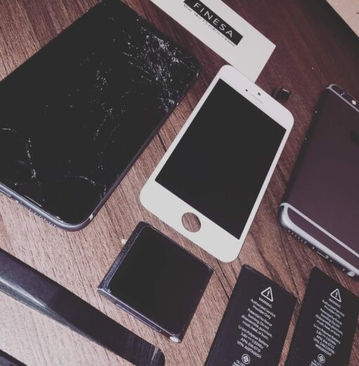 8 Places For Best iPhone Battery Replacement in Singapore | Mr Life Changer